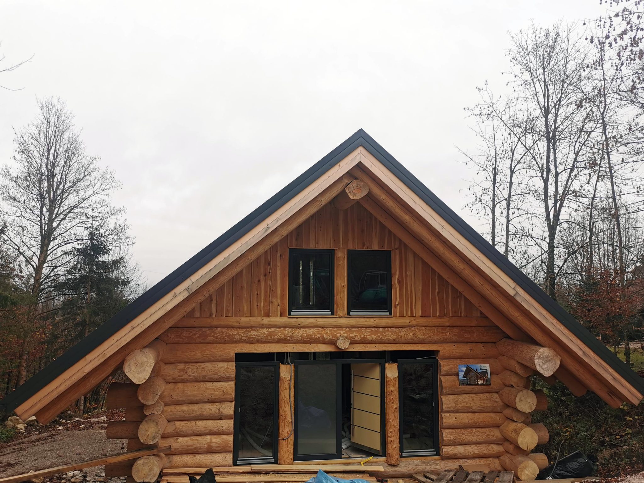 Modern solid wood house Ulovka - 150m2 • Natural Log House